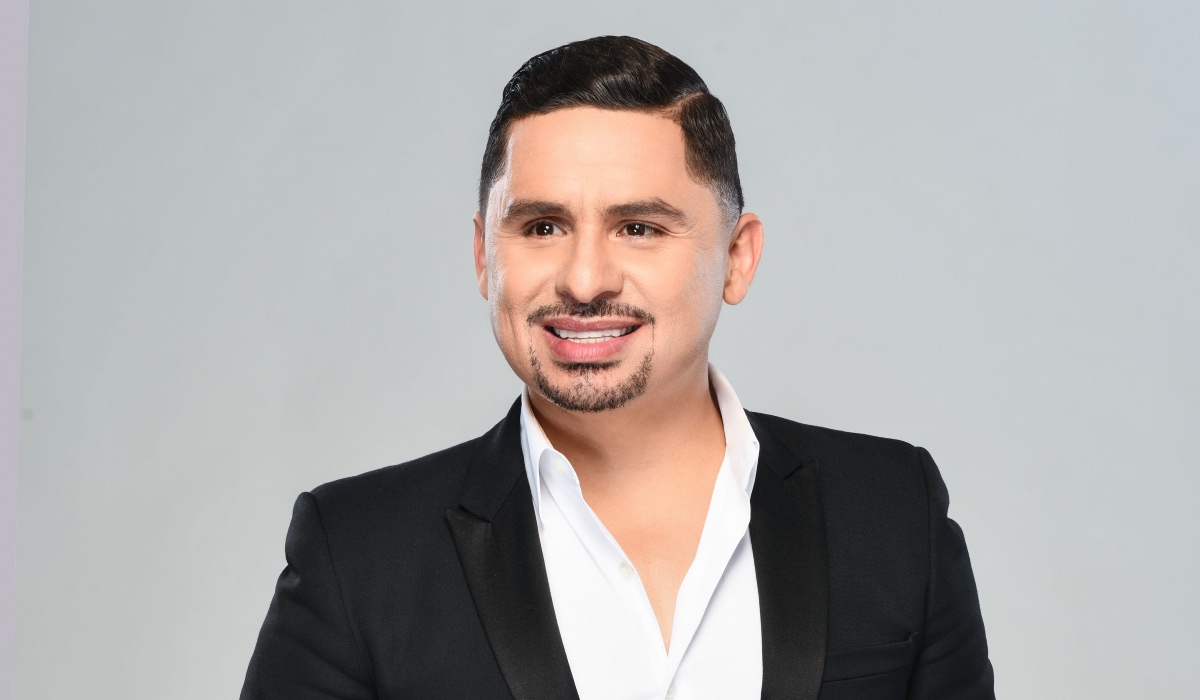 Larry Hernández lanzará un disco de corridos - Urbanda Magazine
