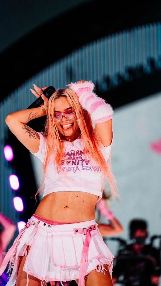 Karol G: La historia detrás de sus éxitos - Urbanda Magazine