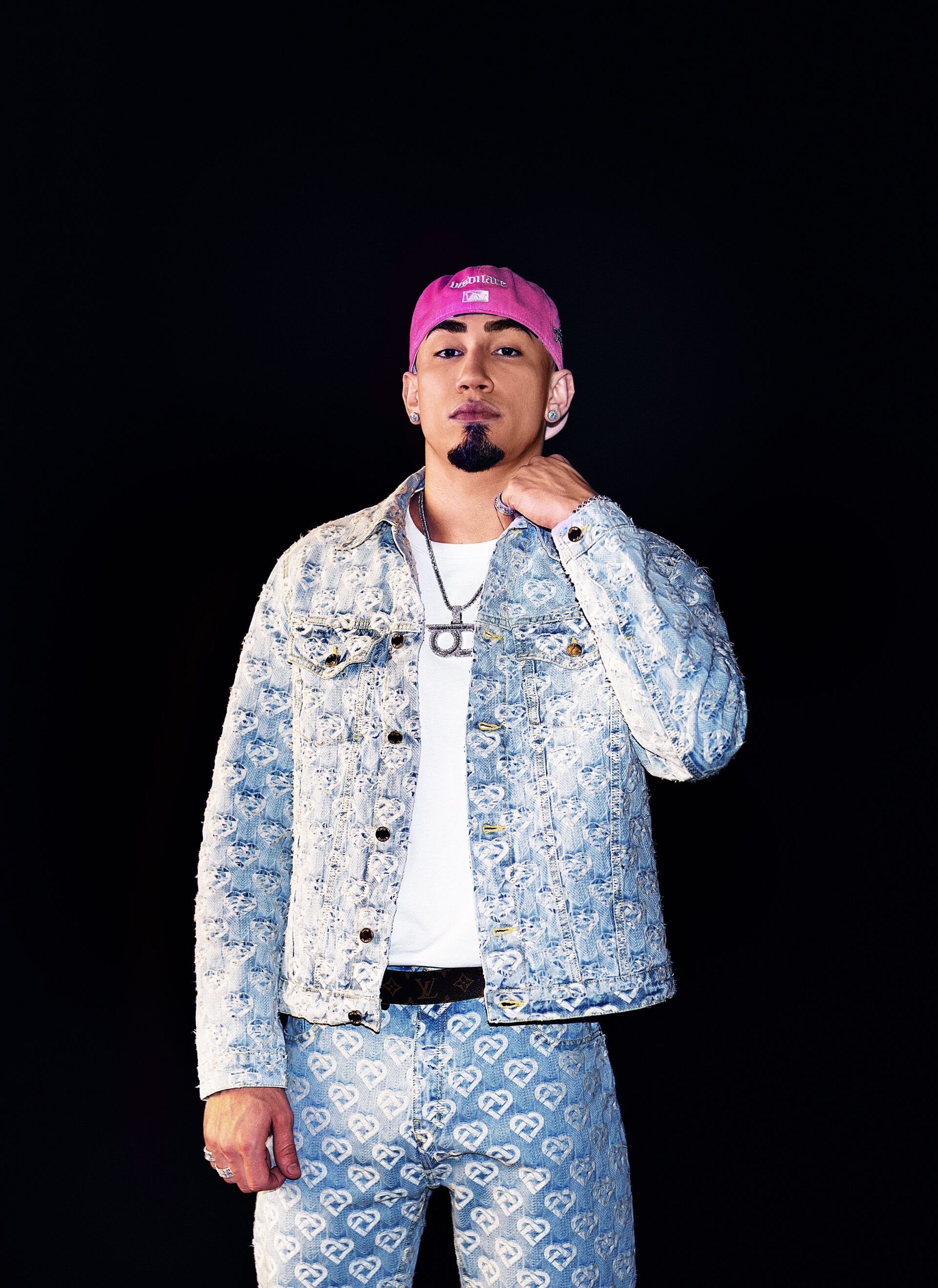 Quién es Omar Courtz, el artista que colabora con Anuel AA en “SERIO ...