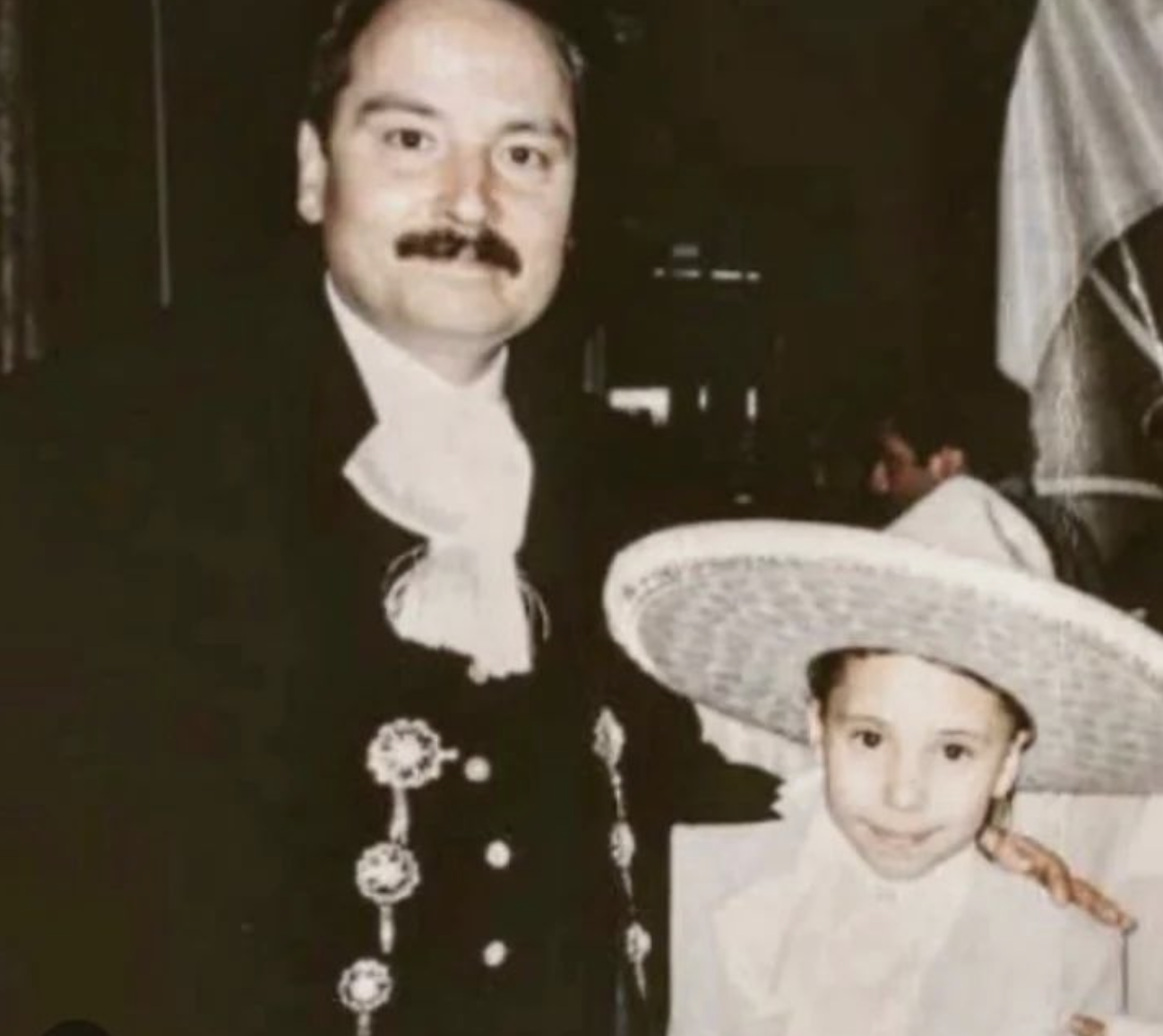 Majo Aguilar: Su biografía ¿tiene una hermana gemela? - Urbanda Magazine