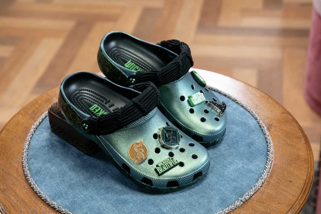 Crocs lanza una colección con Wicked